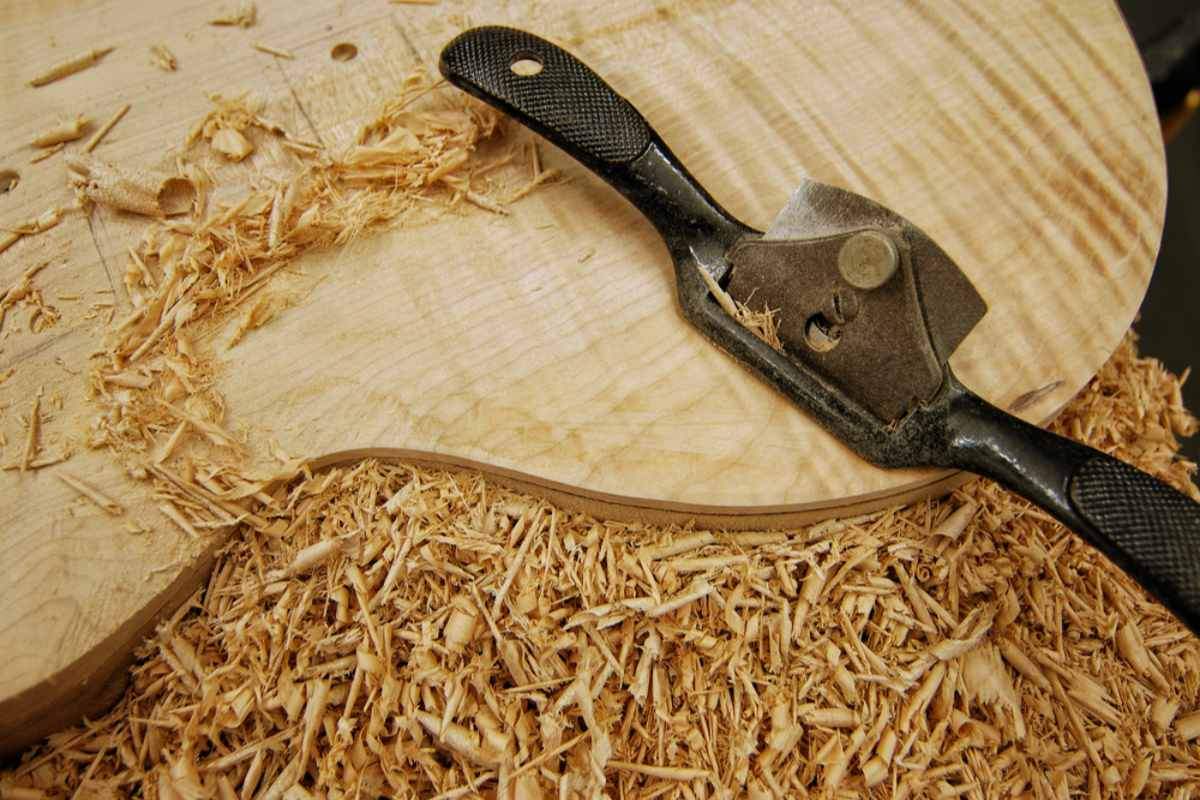 How to Become a Guitar Luthier and Is It the Right Job for You? – Guyker